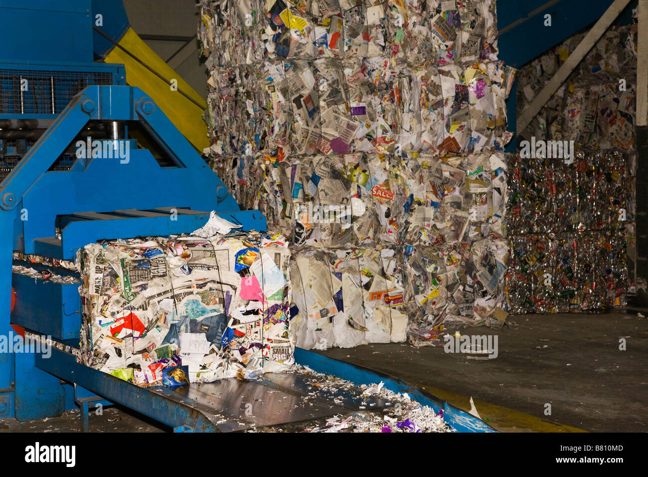 Bales waste paper waste recycling hi-res stock photography and images ...