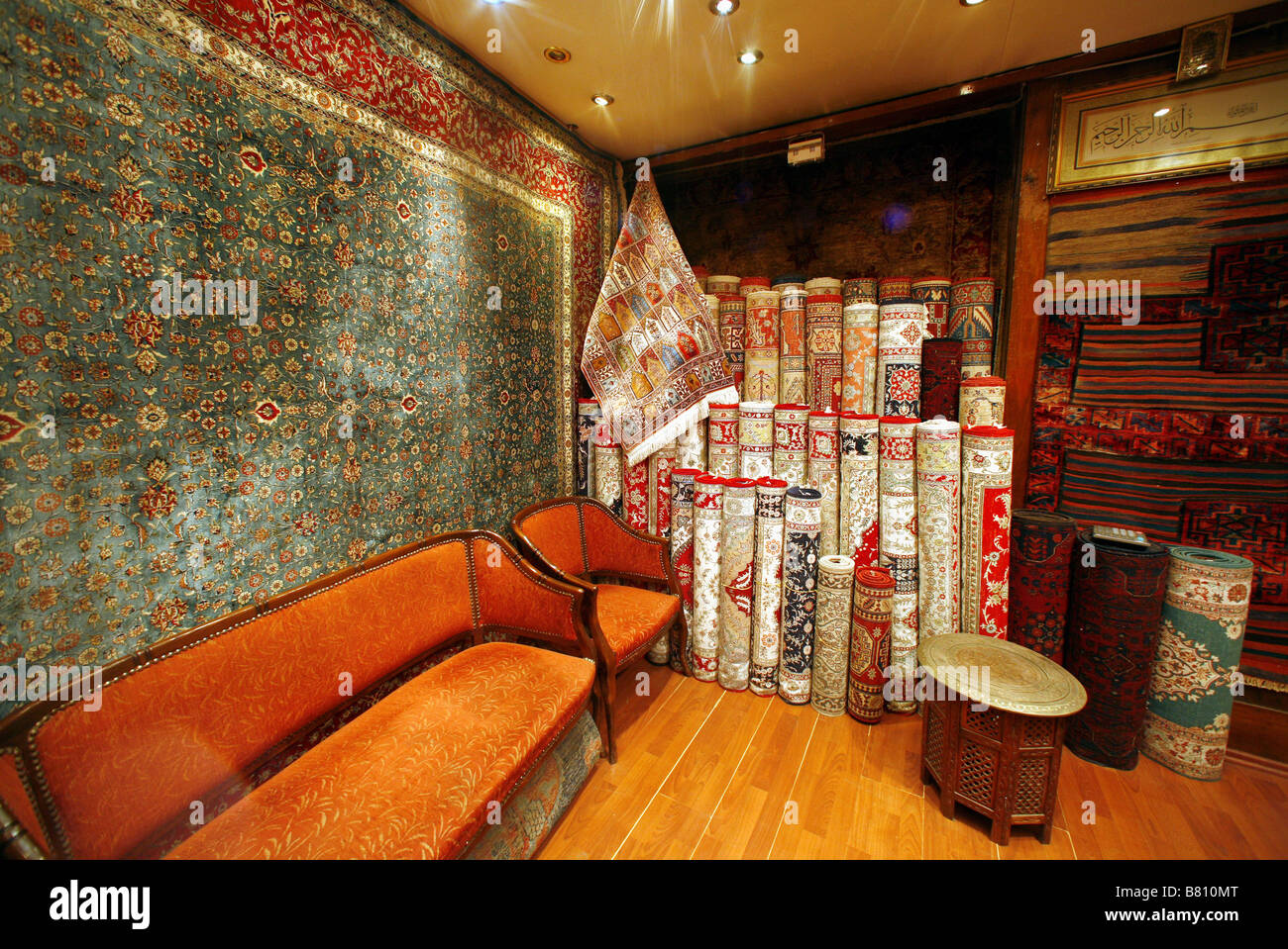 GRAND BAZAAR CARPET SHOP ISTANBUL TURKEY BAZAAR QUARTER ISTANBUL TURKEY ...