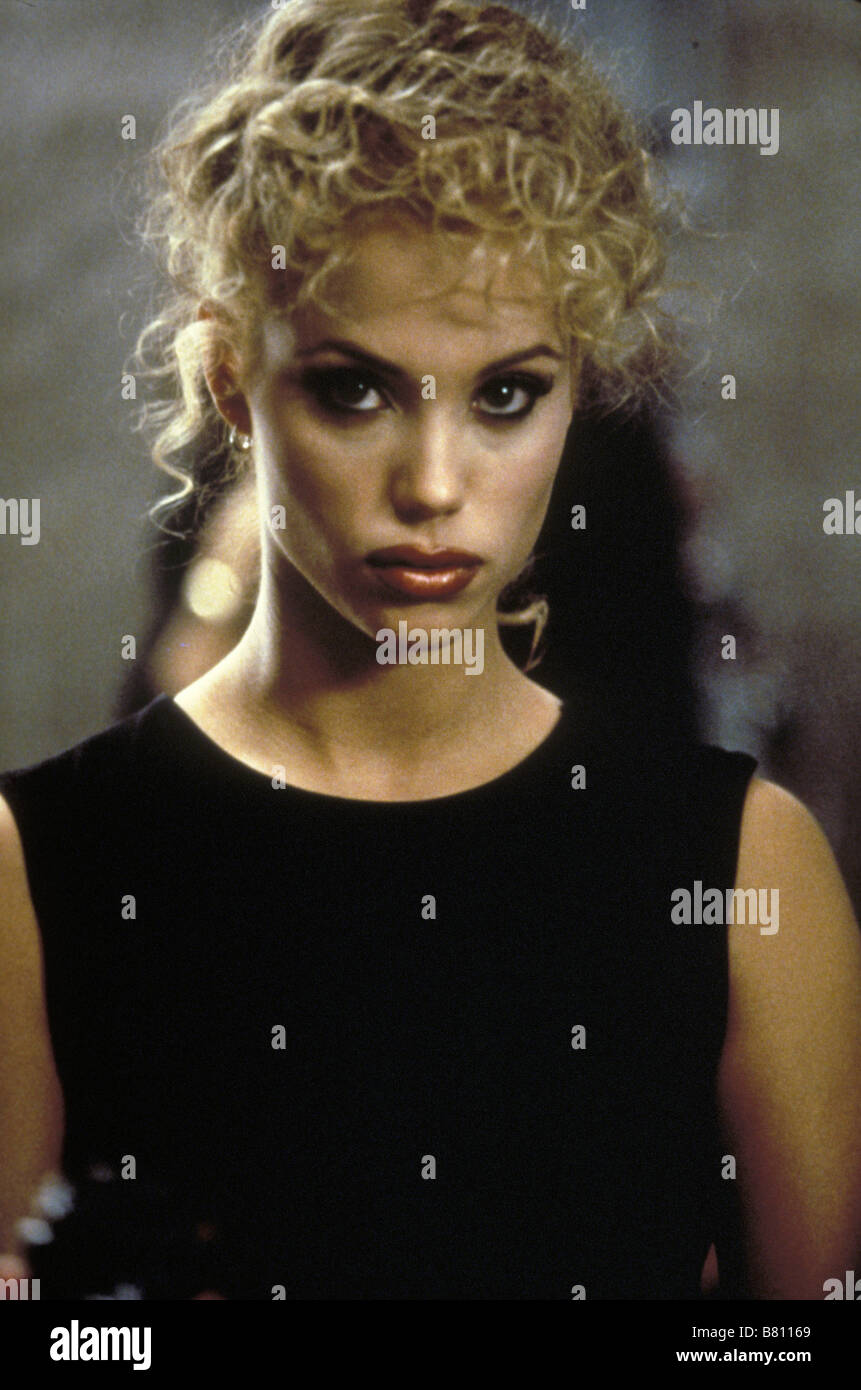 Elizabeth Berkley Showgirls Kick