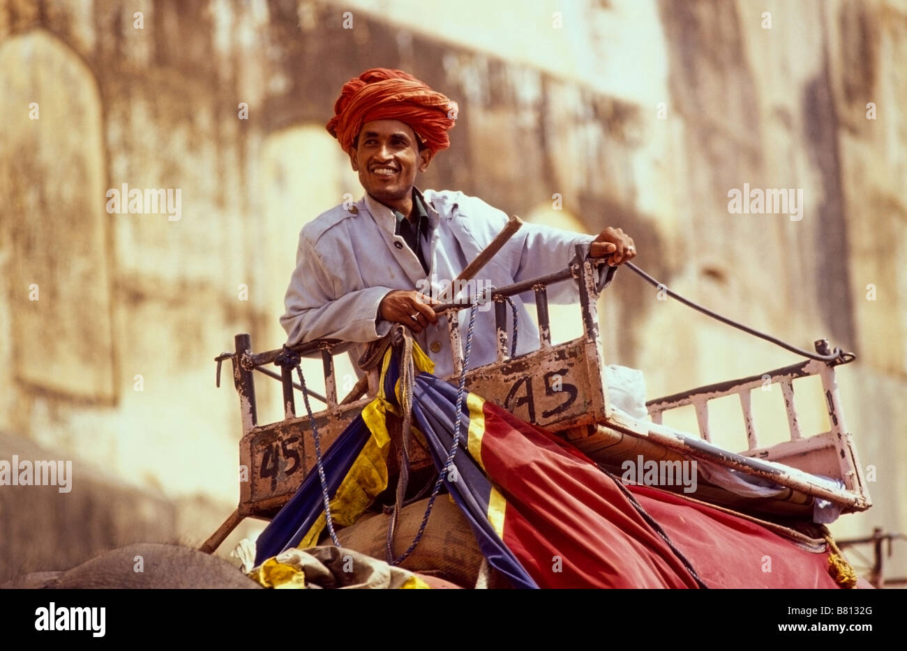 A Mahout ( elephant driver ) on his elephant at Amber Fort, Jaipur ...