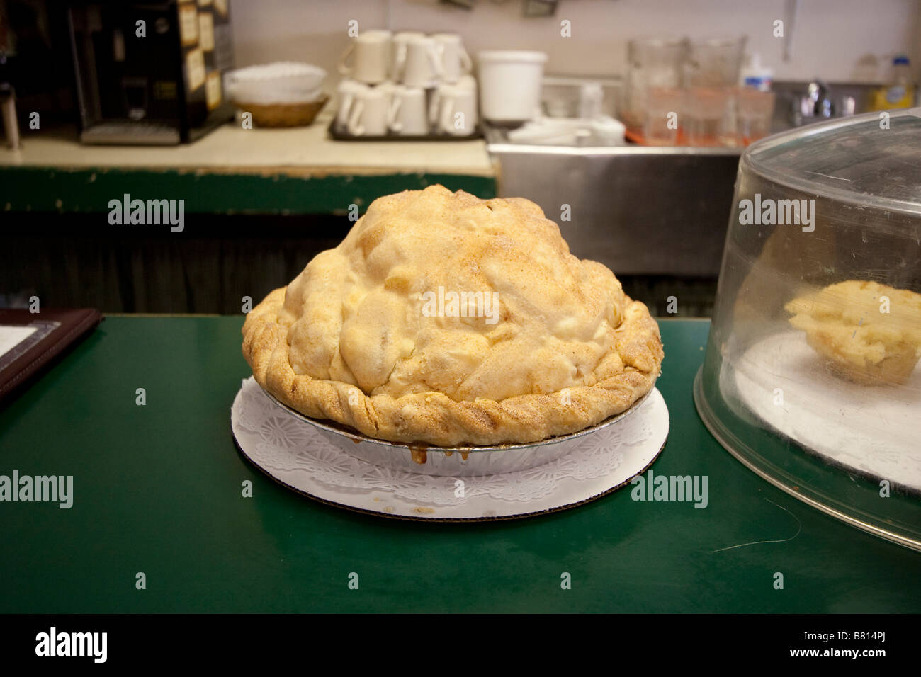 Huge apple pie hi-res stock photography and images - Alamy