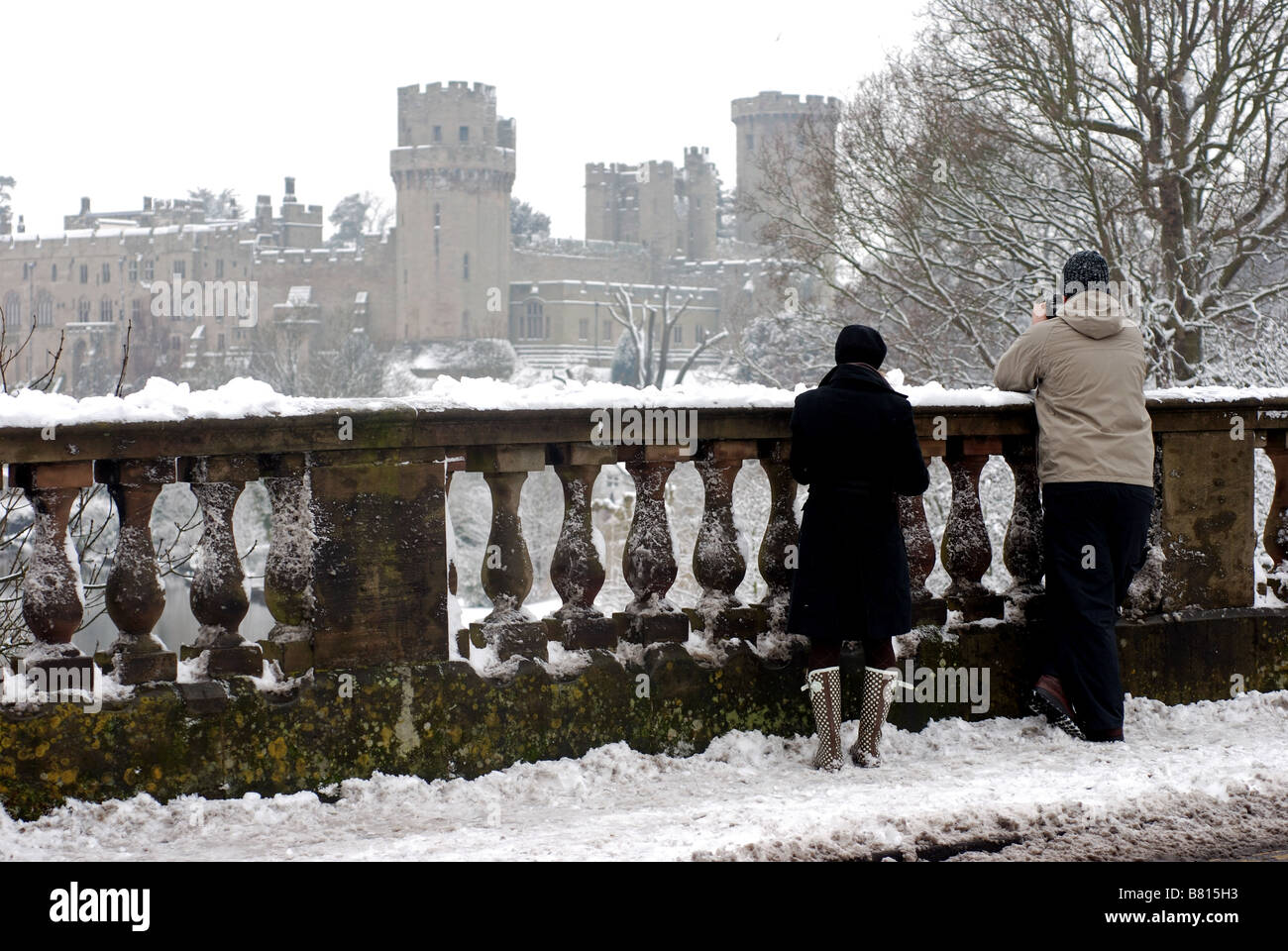 Warwick castle from banbury road hi-res stock photography and images ...