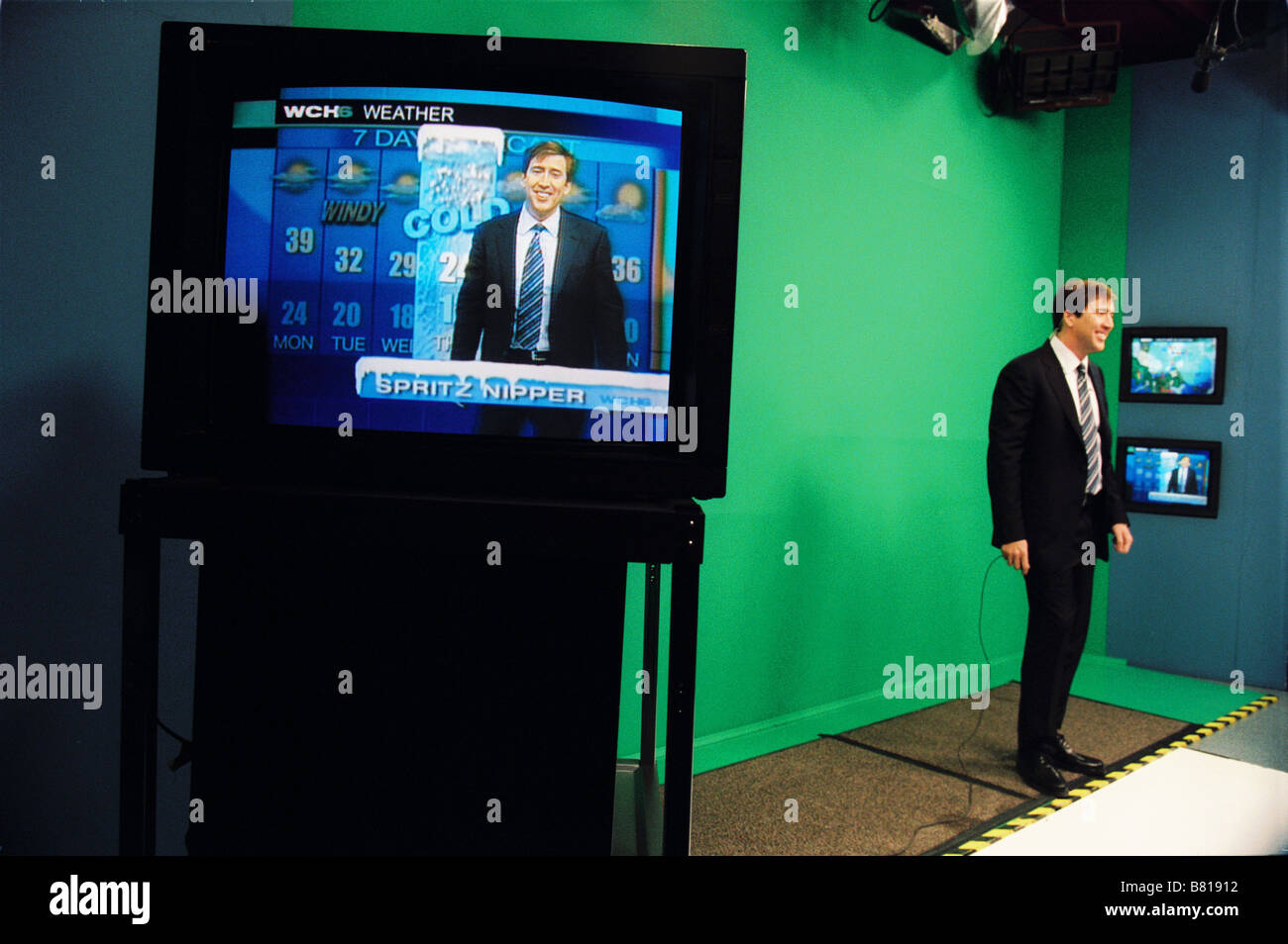 The Weather Man The Weather Man Year: 2005 USA Nicolas Cage Director ...