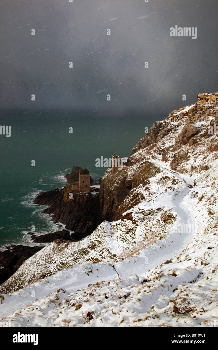 White houses in cornwall hi-res stock photography and images - Alamy