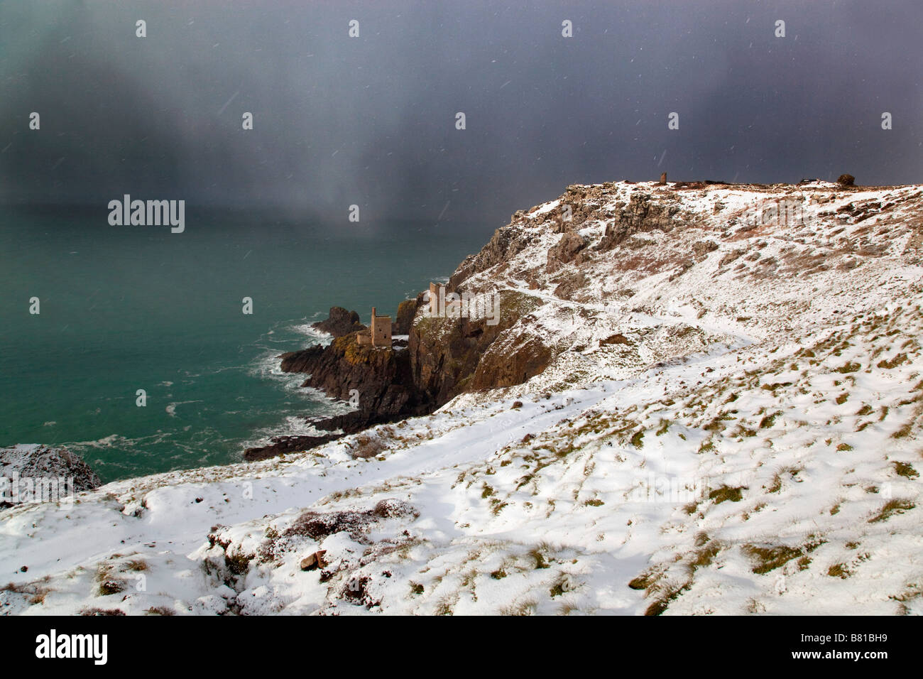 White houses in cornwall hi-res stock photography and images - Alamy