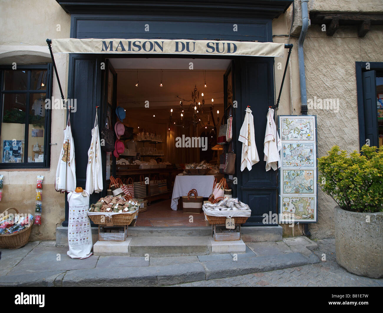 French tourist shop hi-res stock photography and images - Alamy