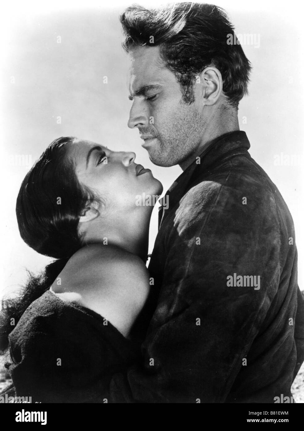 Le sorcier du Rio grande Arrowhead Year: 1953 USA Katy Jurado, Charlton ...