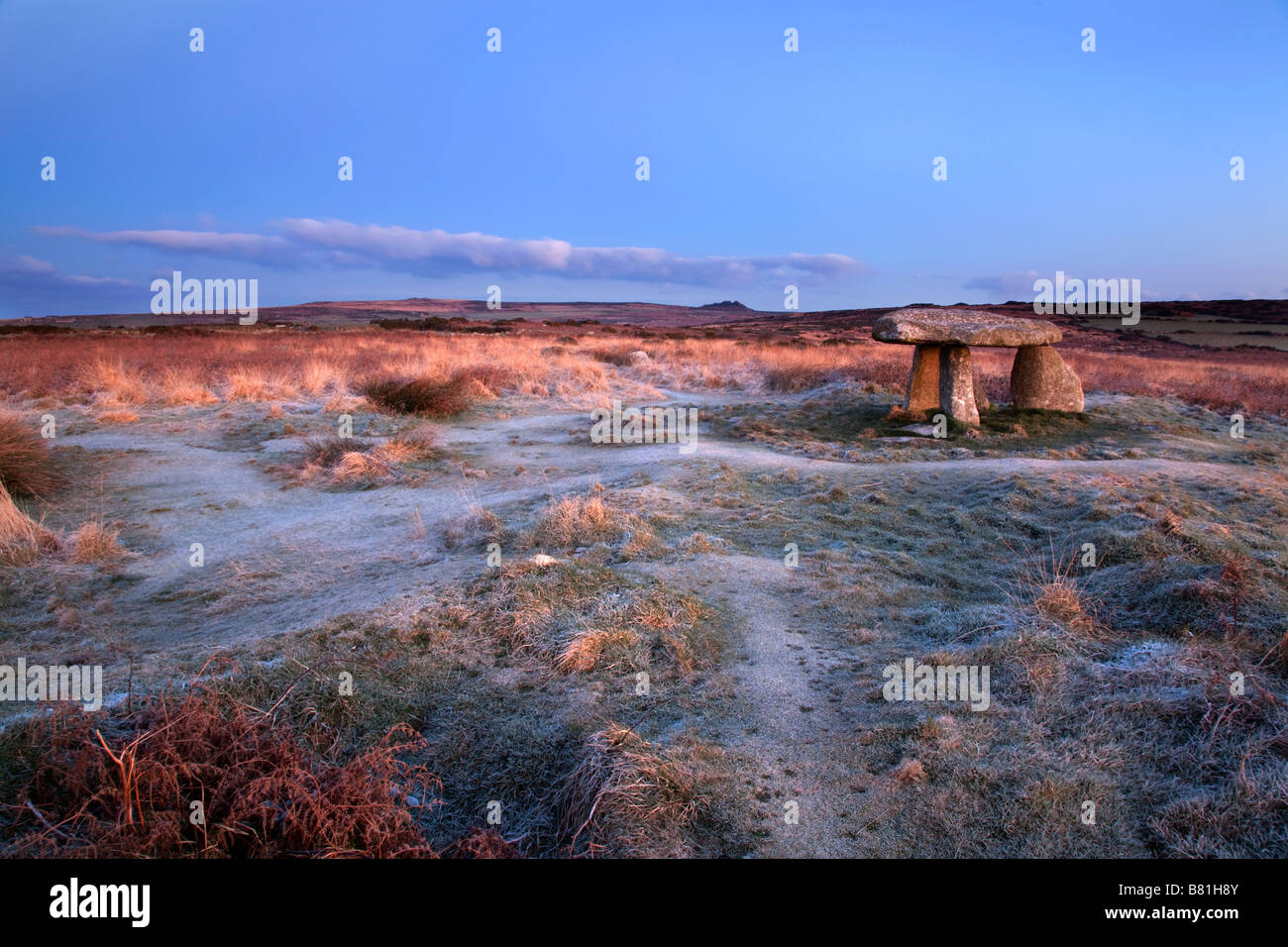 lanyon quoit in frost cornwall winter Stock Photo - Alamy