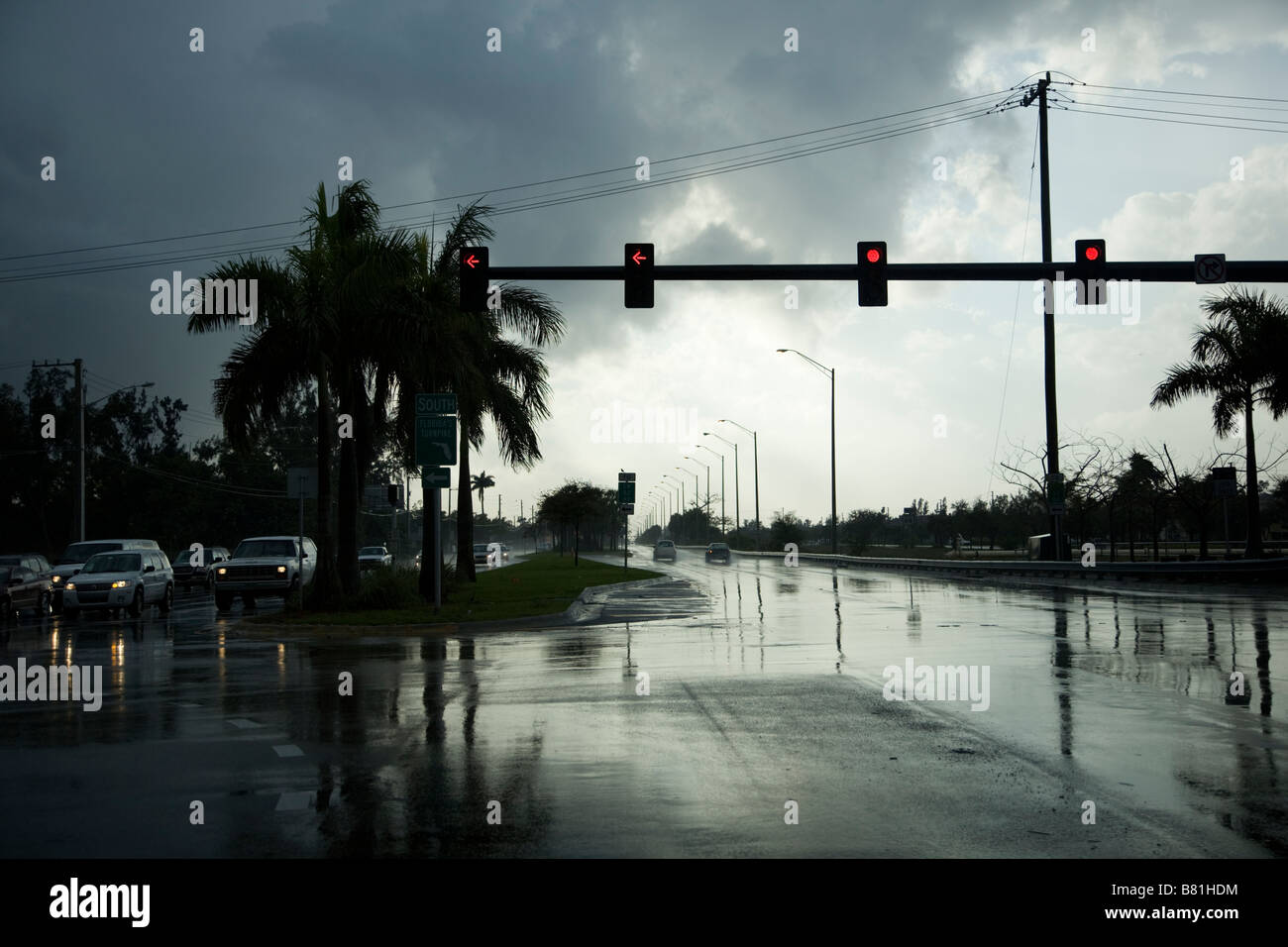 Red signal on freeway intersection in Florida in the rain Stock Photo ...