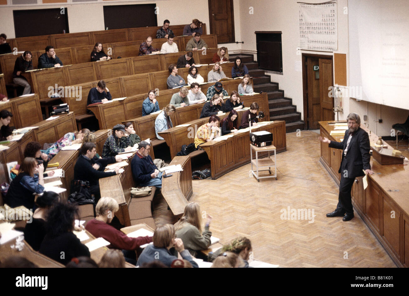Lecturer and students in a university amphitheatre classroom Stock ...