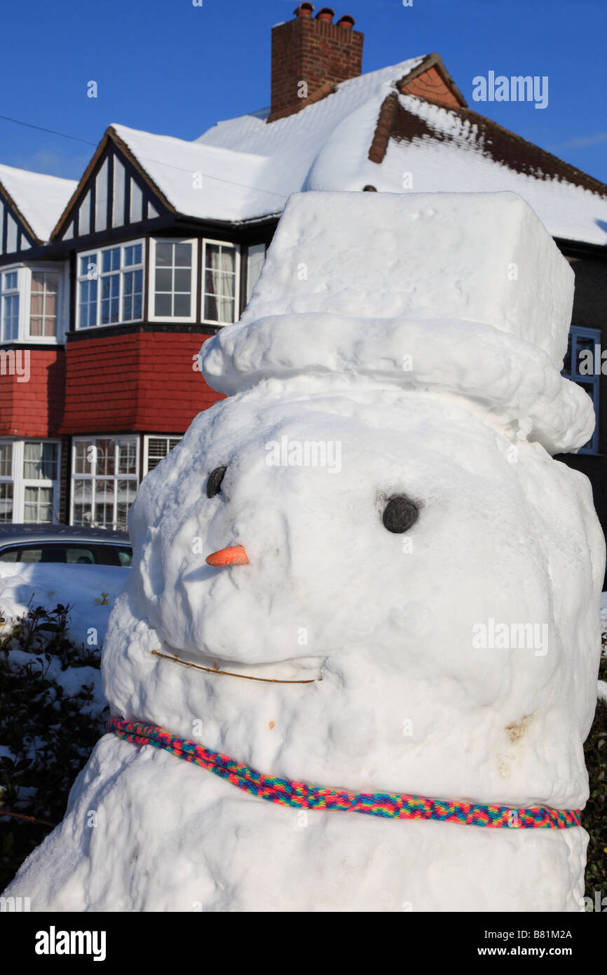 Typical english house hi-res stock photography and images - Alamy