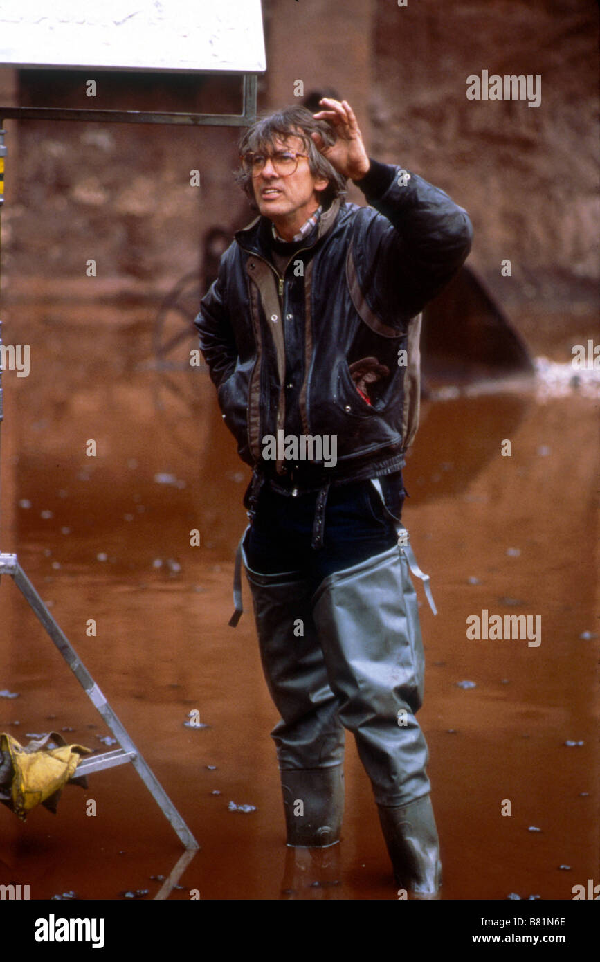 RoboCop Year: 1987 USA Director: Paul Verhoeven Paul Verhoeven Shooting ...