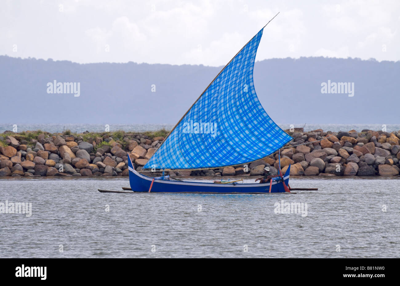 Triangular sail hi-res stock photography and images - Alamy
