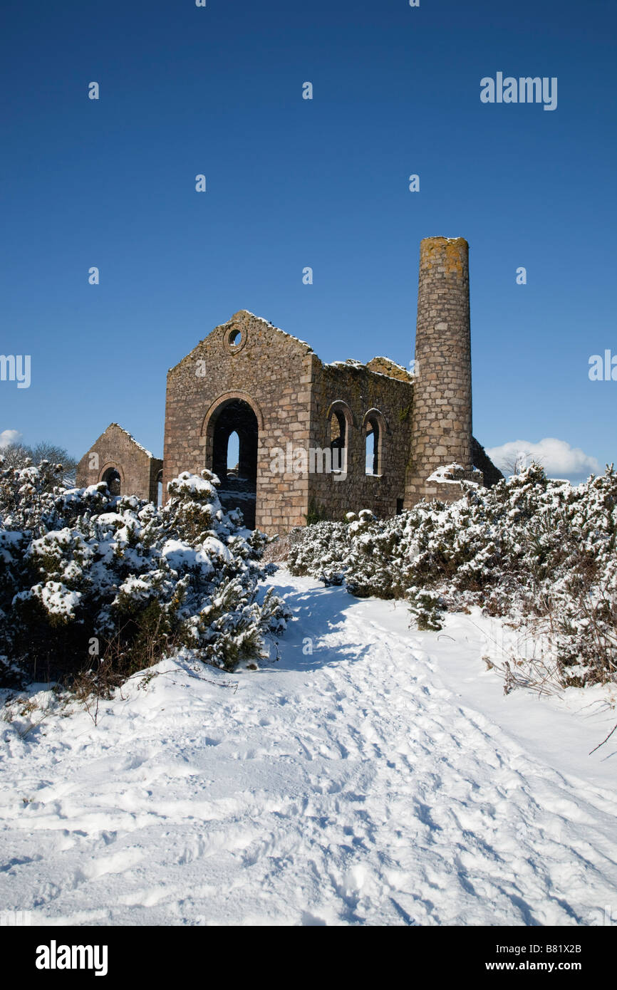 Ruins in western cornwall hi-res stock photography and images - Alamy