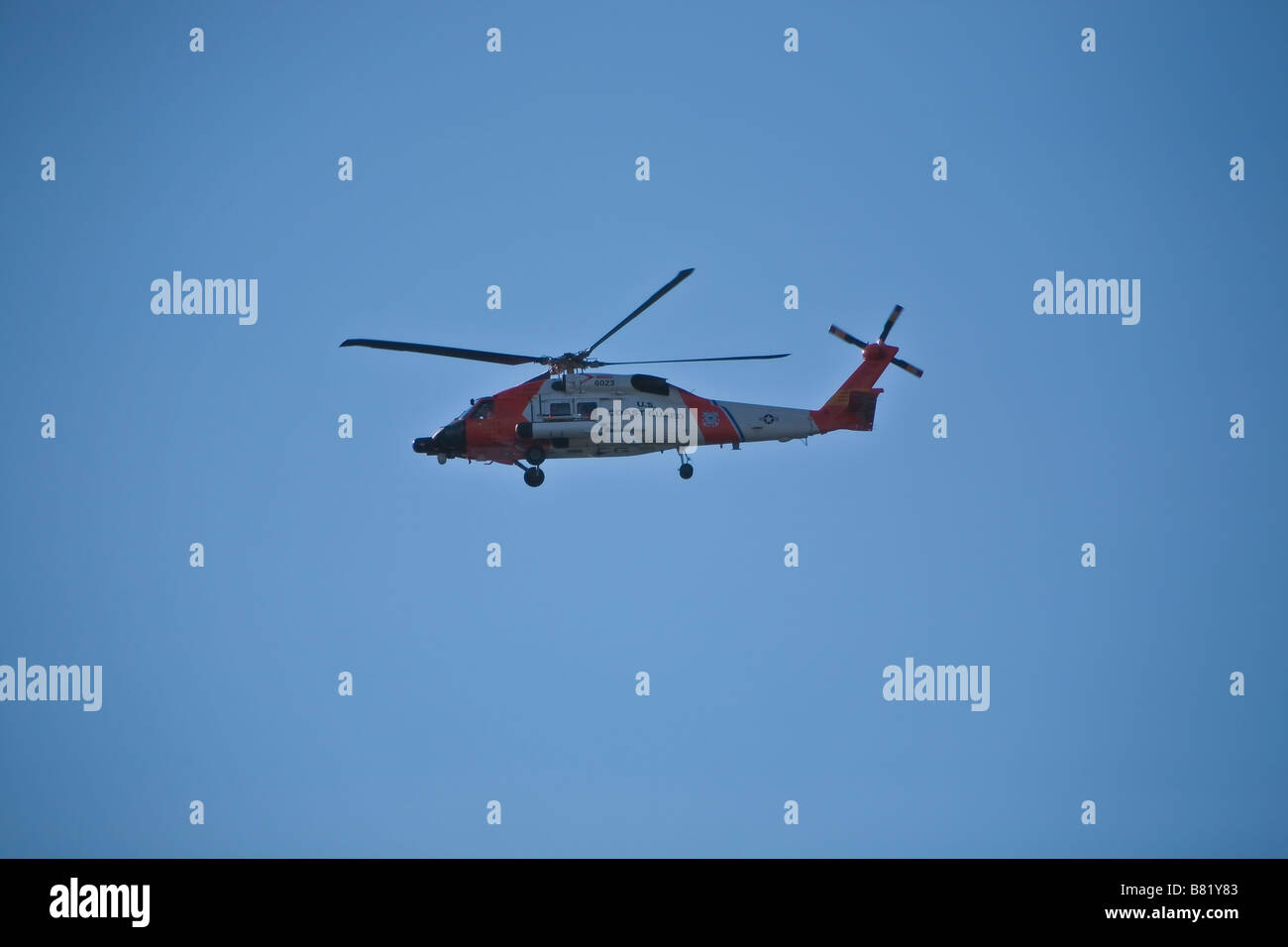 Us coast guard helicopter hi-res stock photography and images - Alamy