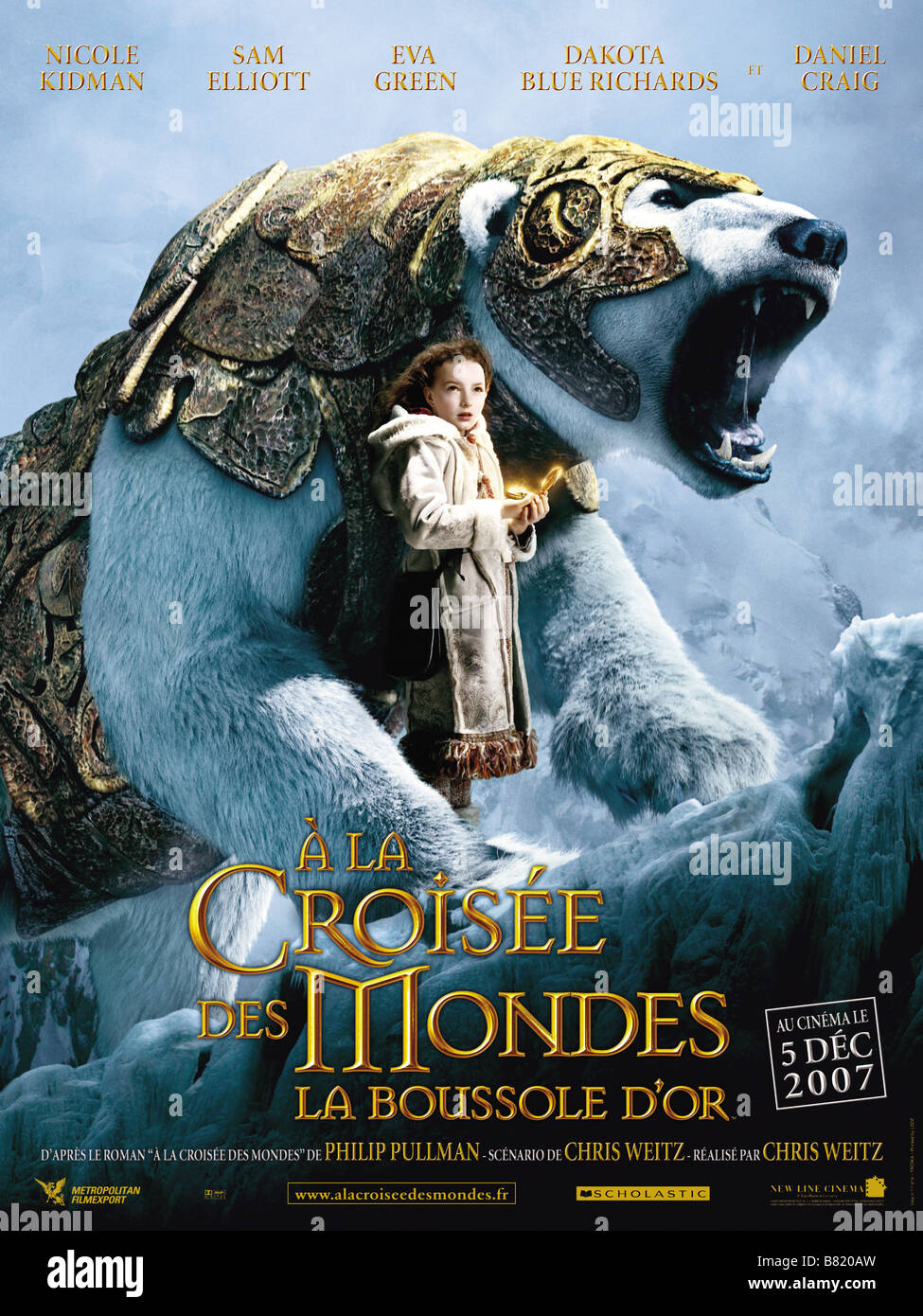 The golden compass bear hi-res stock photography and images - Alamy