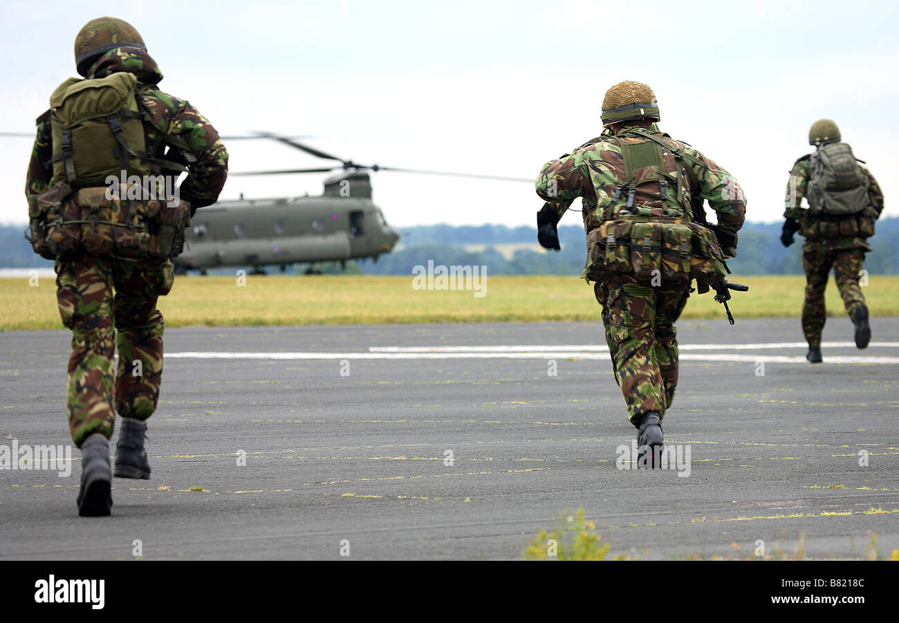 American Soldiers Running