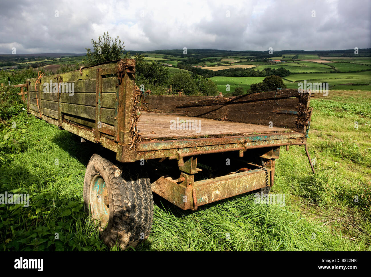 Old wooden trailer hi-res stock photography and images - Alamy