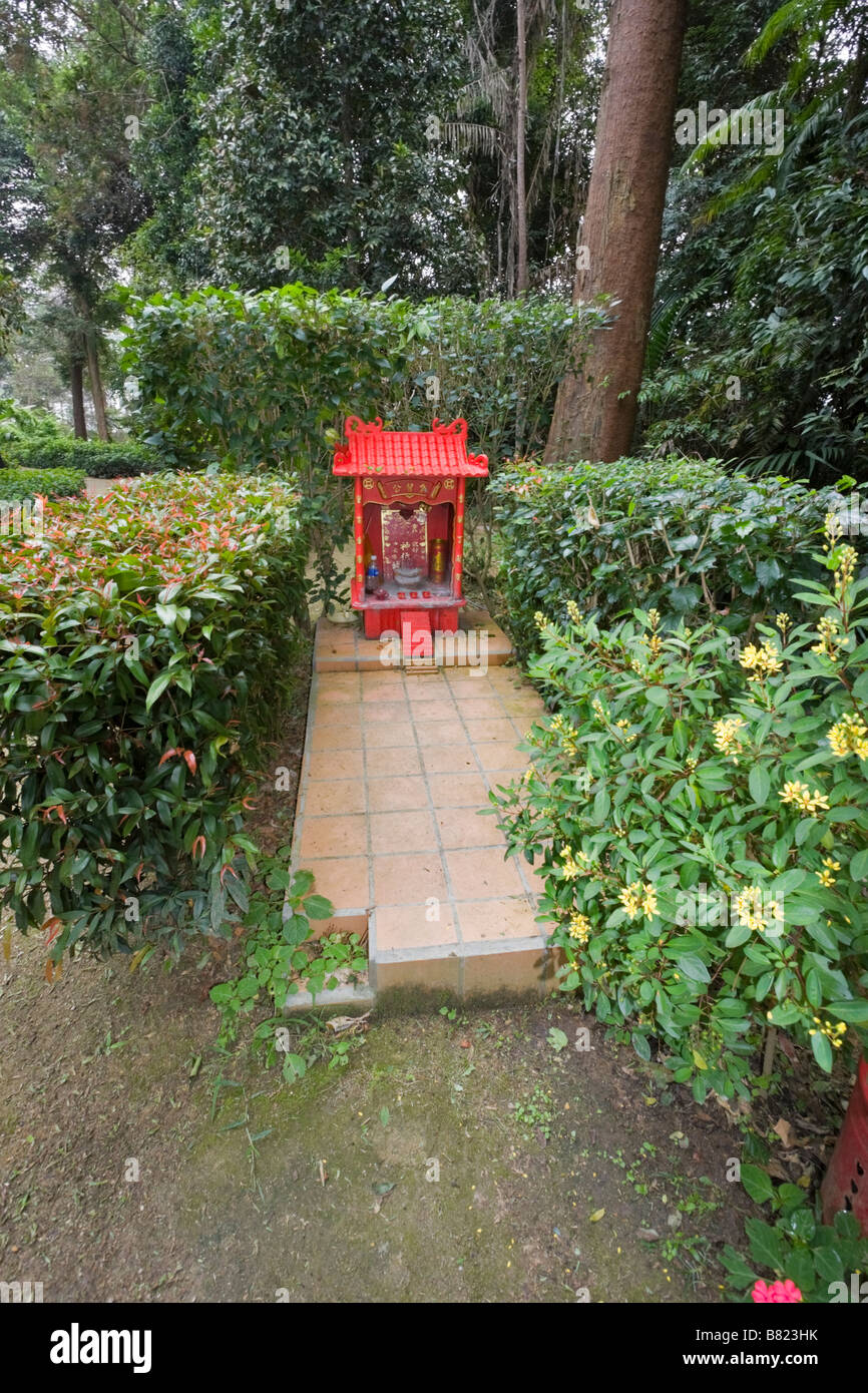 Taoist shrine hi-res stock photography and images - Alamy