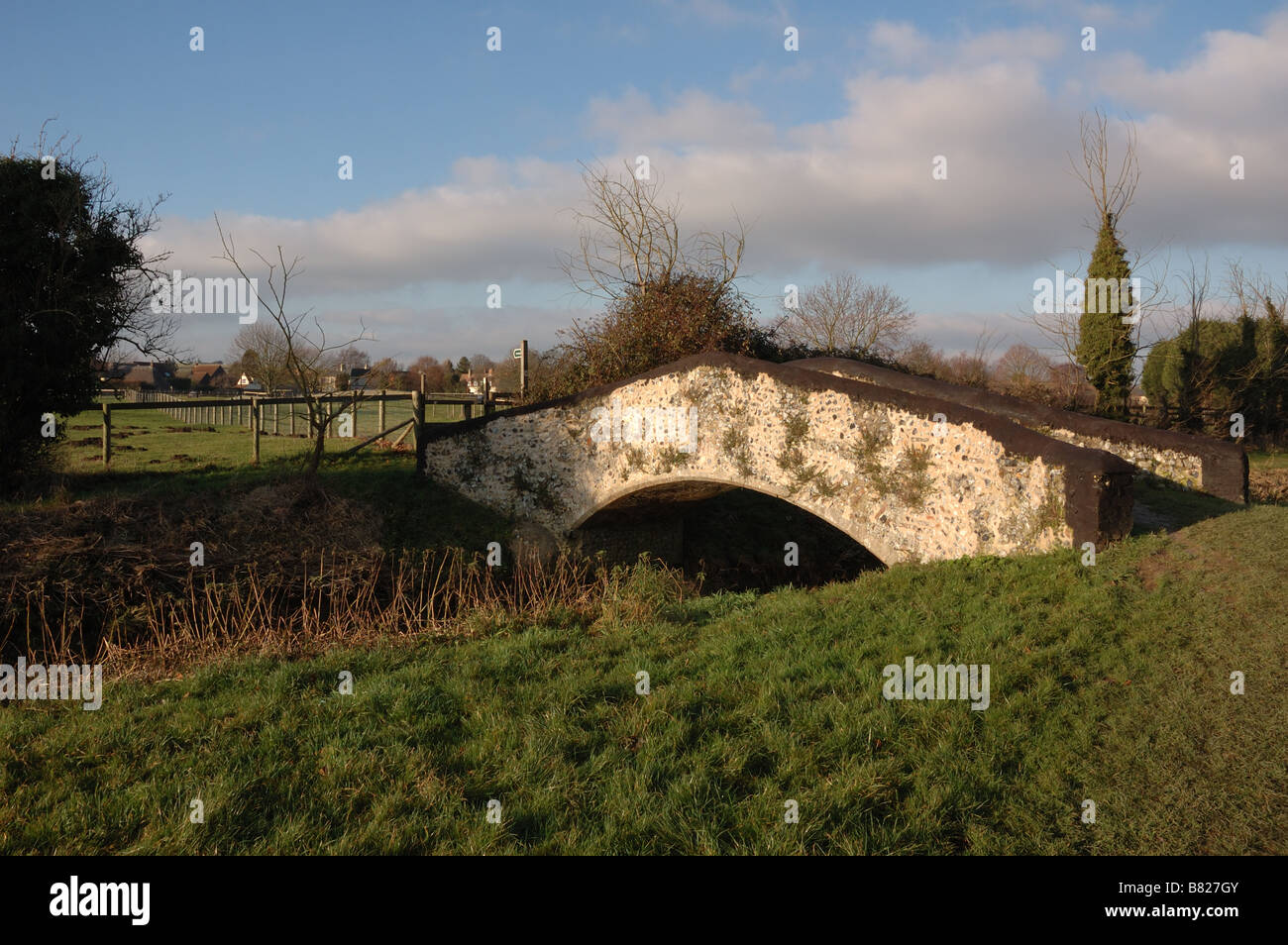 Old Flint Bridge, Moulton, Suffolk, UK Stock Photo - Alamy