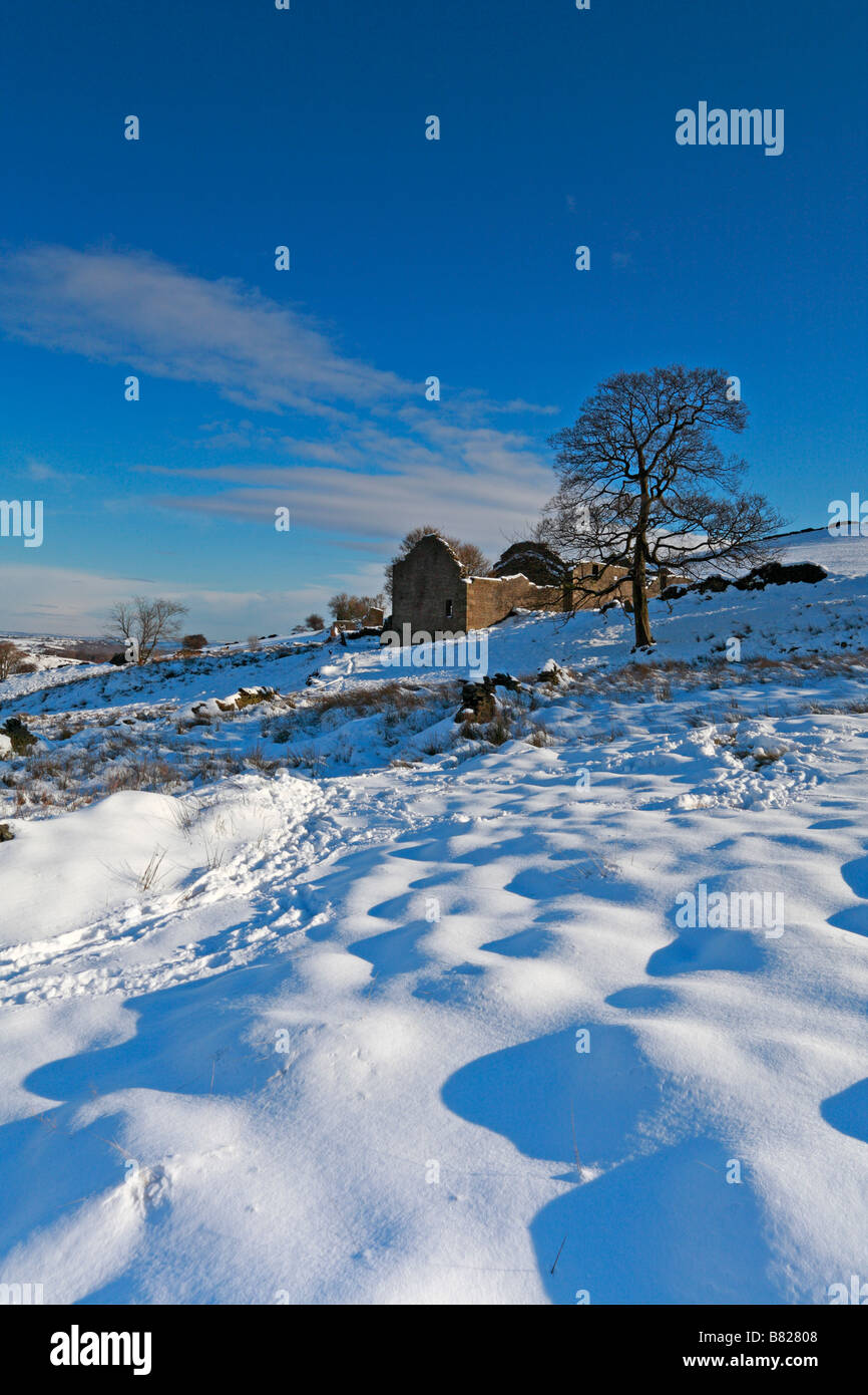 Derelict barn in winter on Royd Edge, Meltham near Holmfirth, West ...