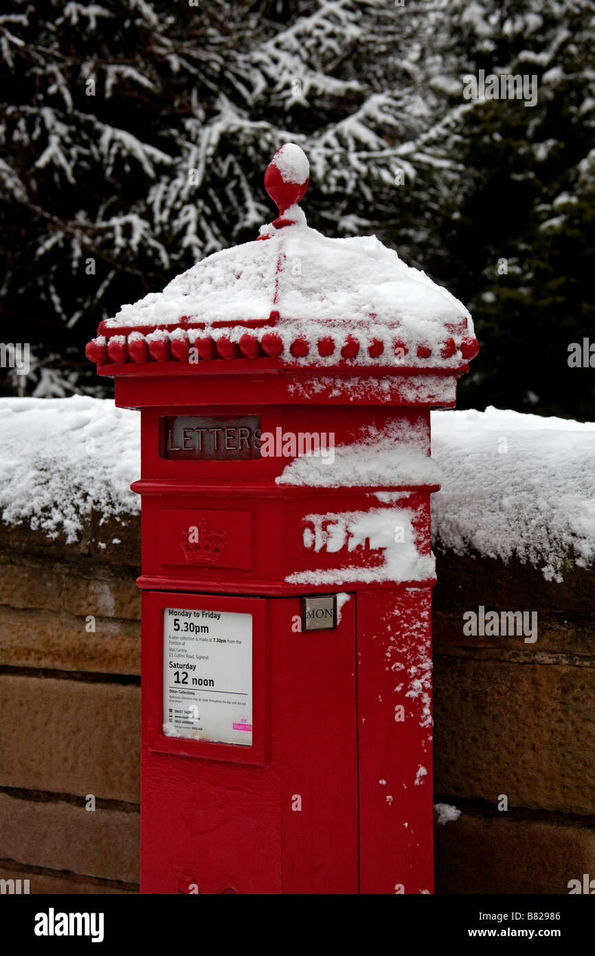 Pillar box hi-res stock photography and images - Alamy