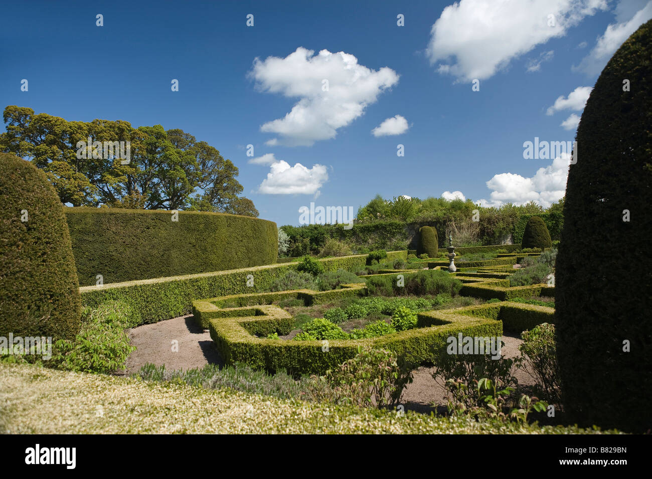 Scottish castle maze hi-res stock photography and images - Alamy