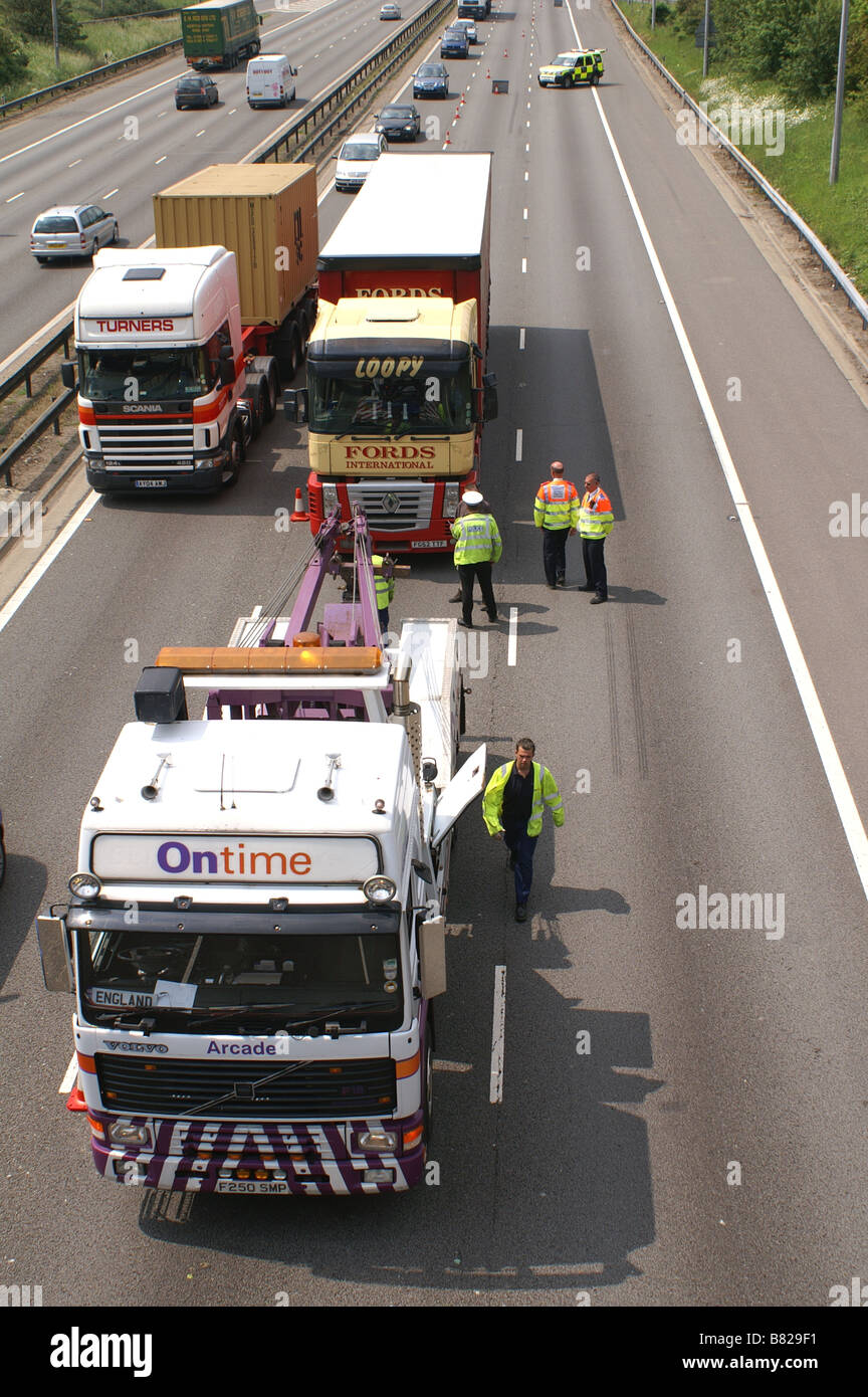 Car breakdown motorway traffic jam hi-res stock photography and images ...