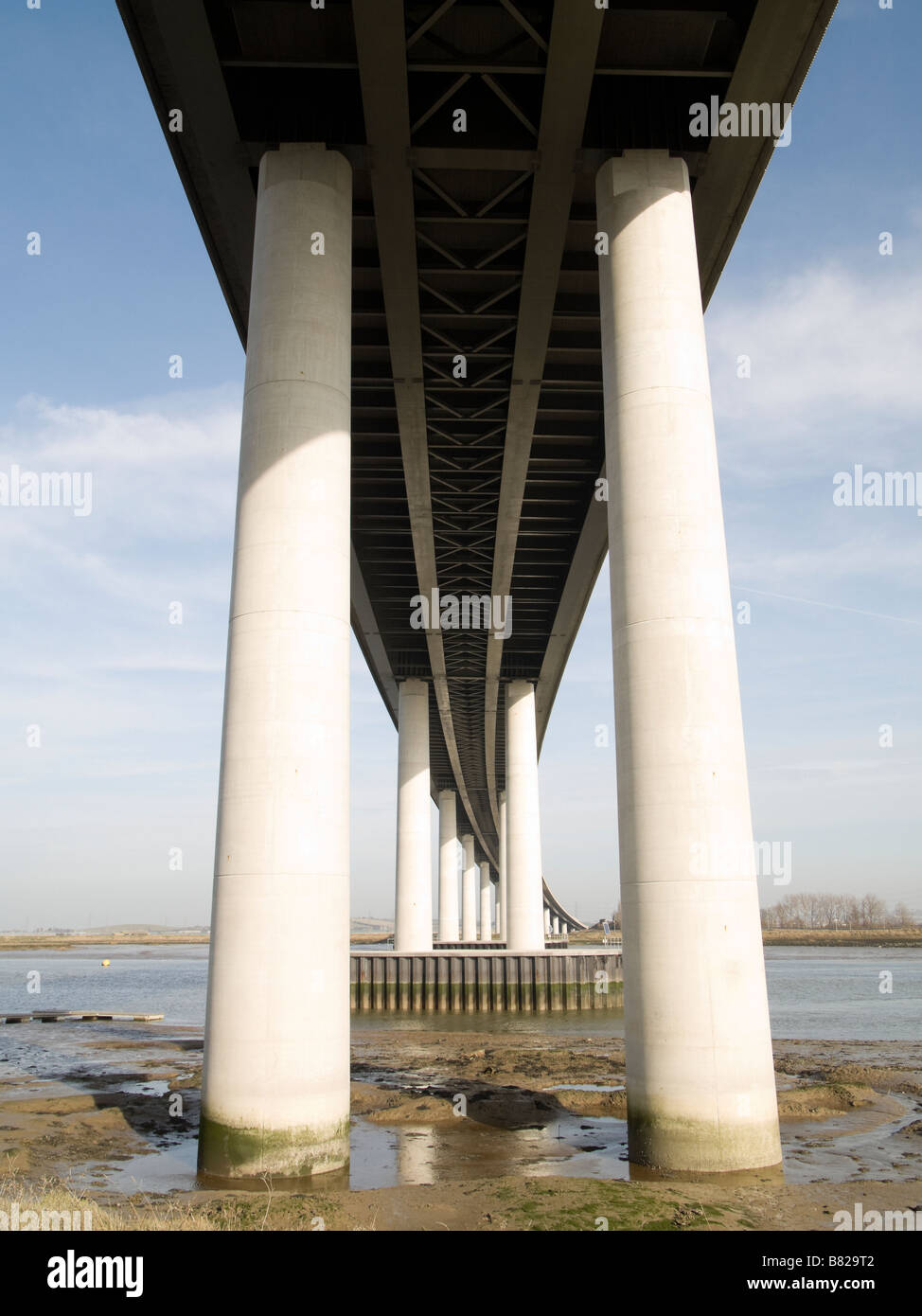 Bridge pillars civil engineering hi-res stock photography and images ...