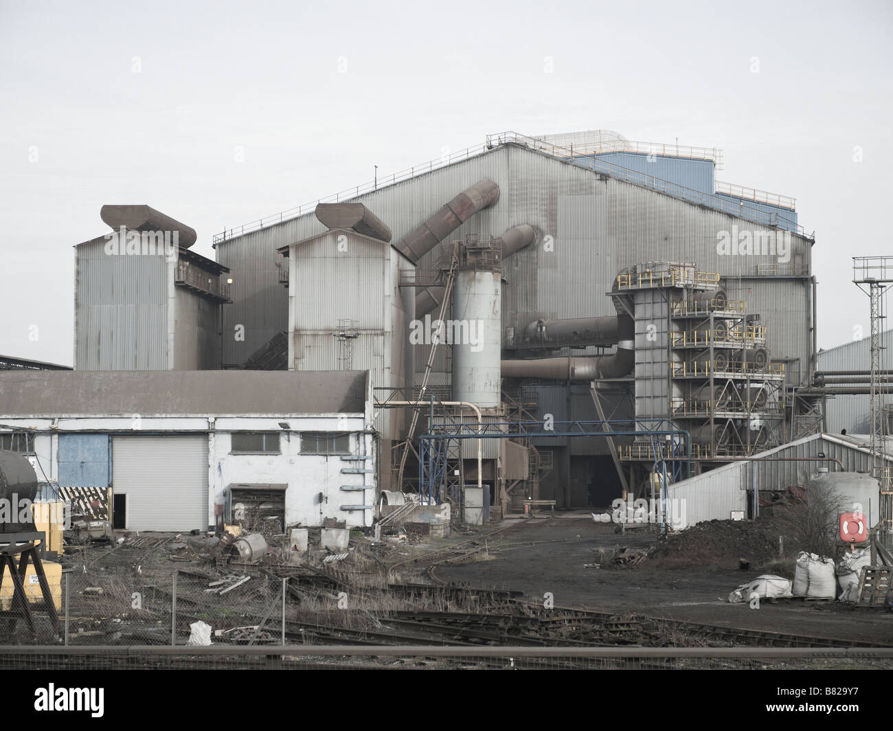 Factory gantry hi-res stock photography and images - Alamy
