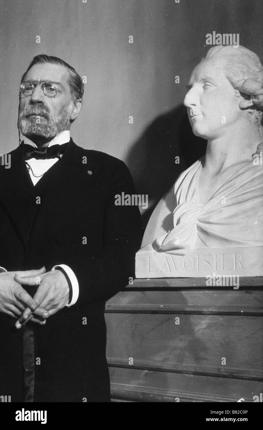 Pasteur Year : 1935 France Director : Sacha Guitry, Fernand Rivers ...