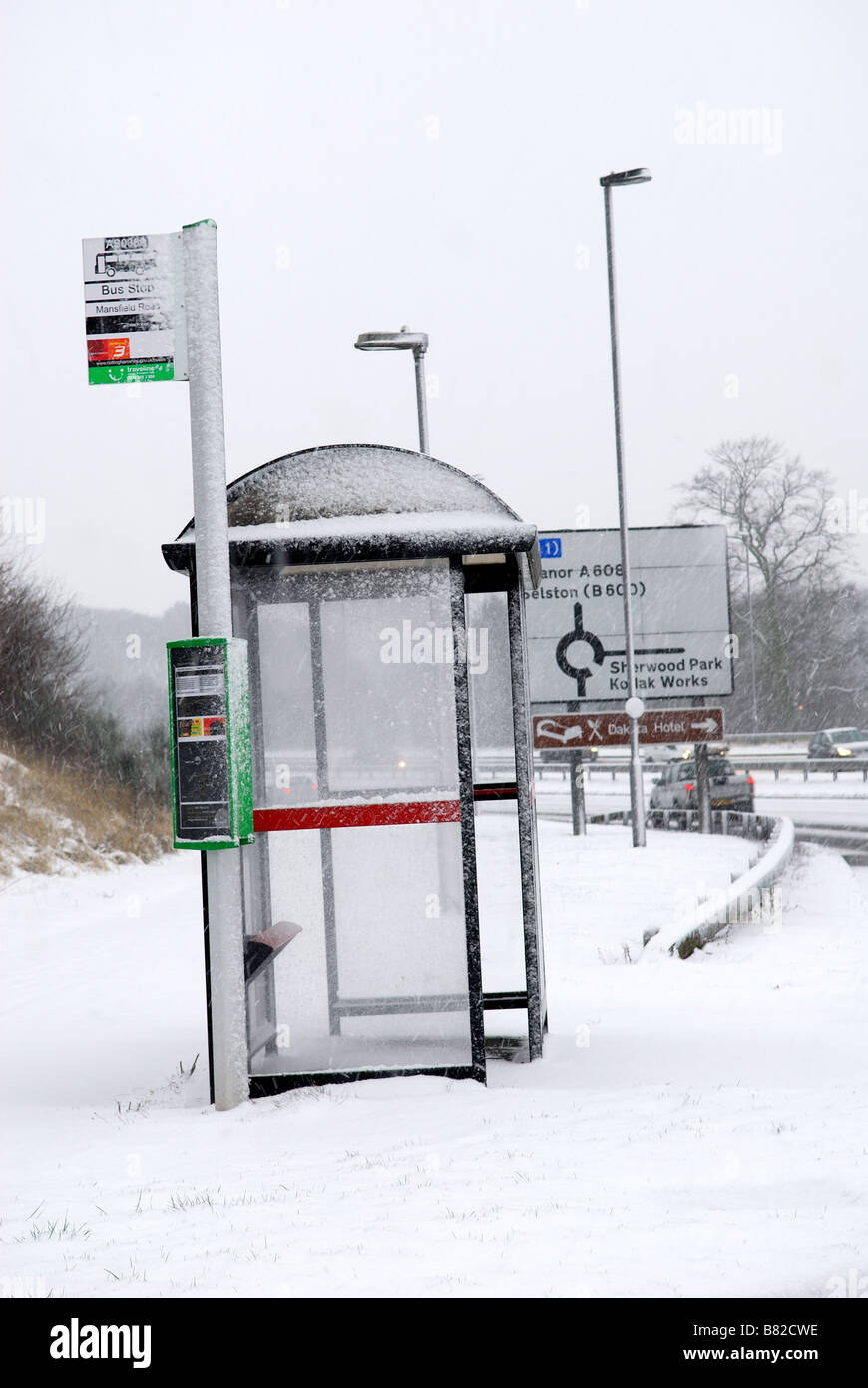 Covered bus stop hi-res stock photography and images - Alamy