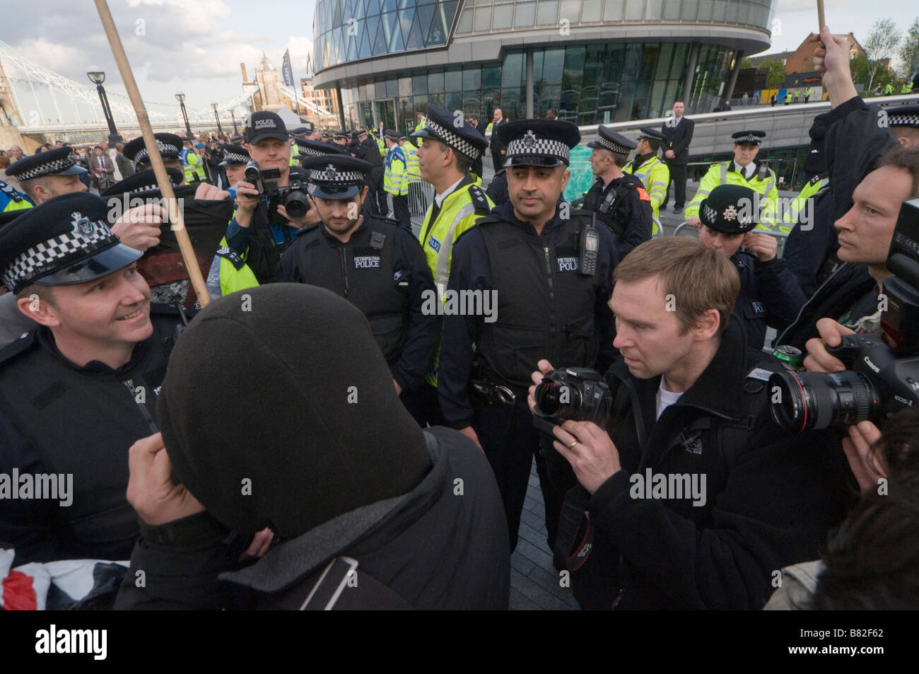 Police fit forward intelligence team hi-res stock photography and ...