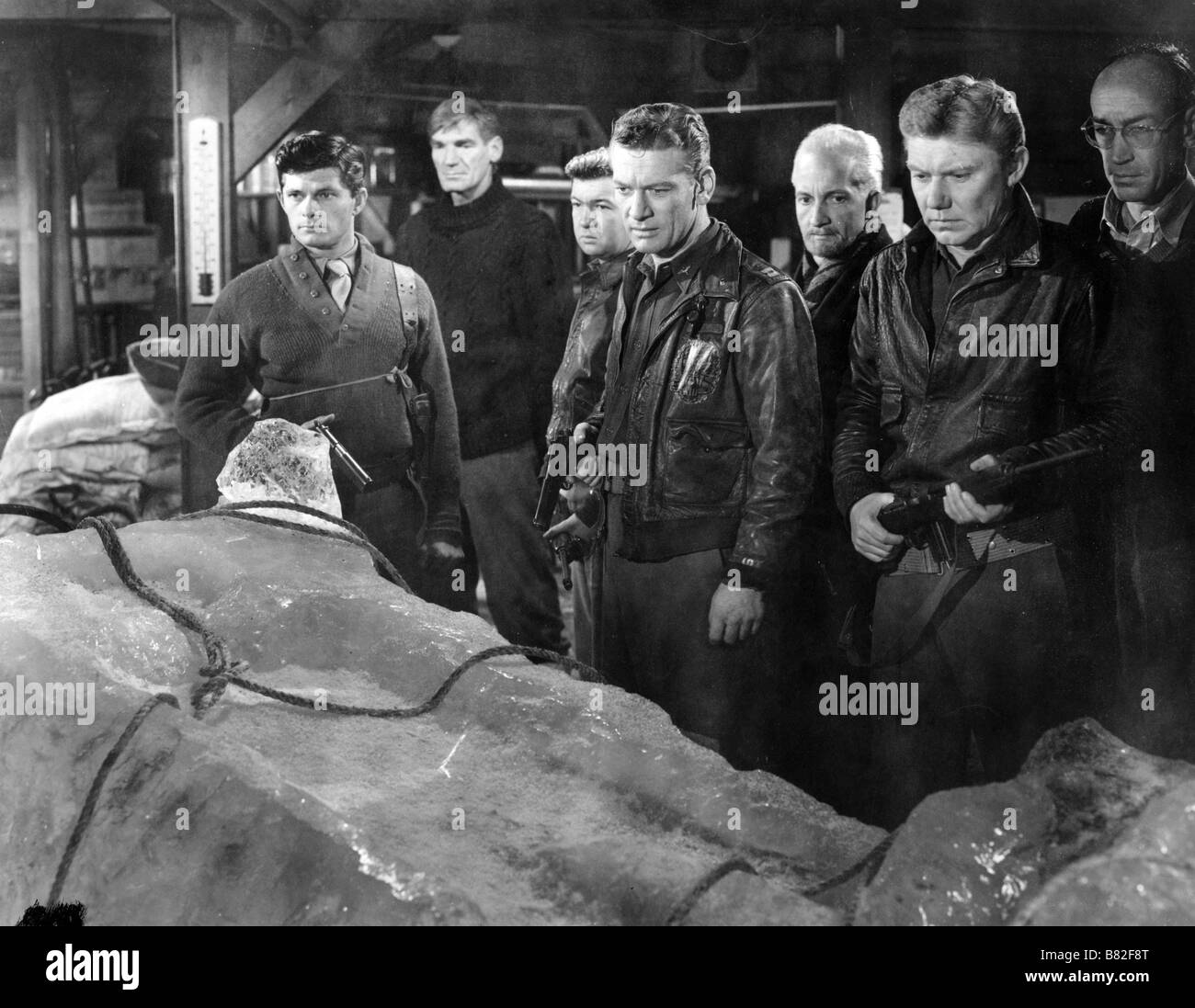 Howard Hawks La chose d'un autre monde Kenneth Tobey, Robert ...