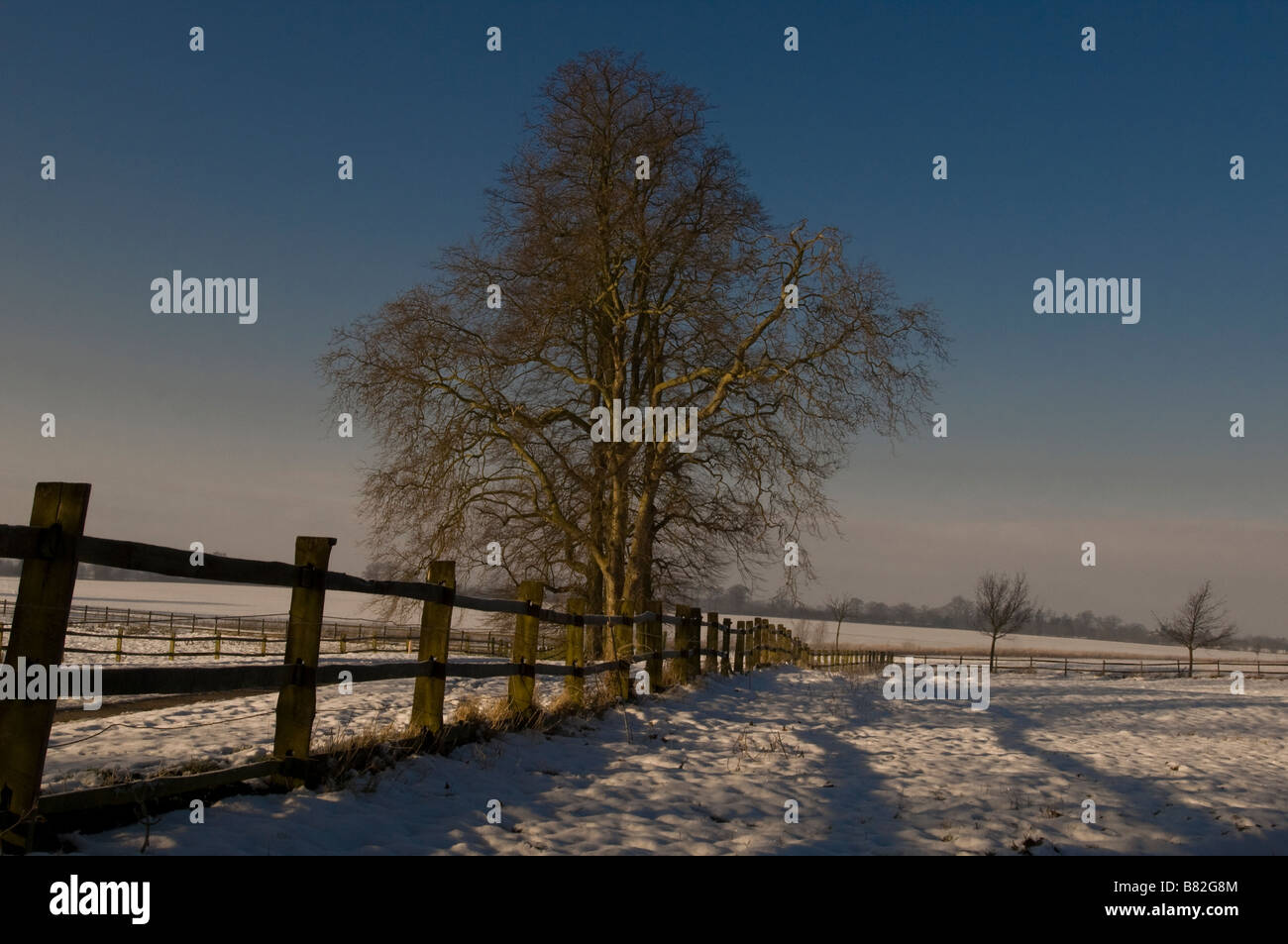 Pink sky snow uk hi-res stock photography and images - Alamy