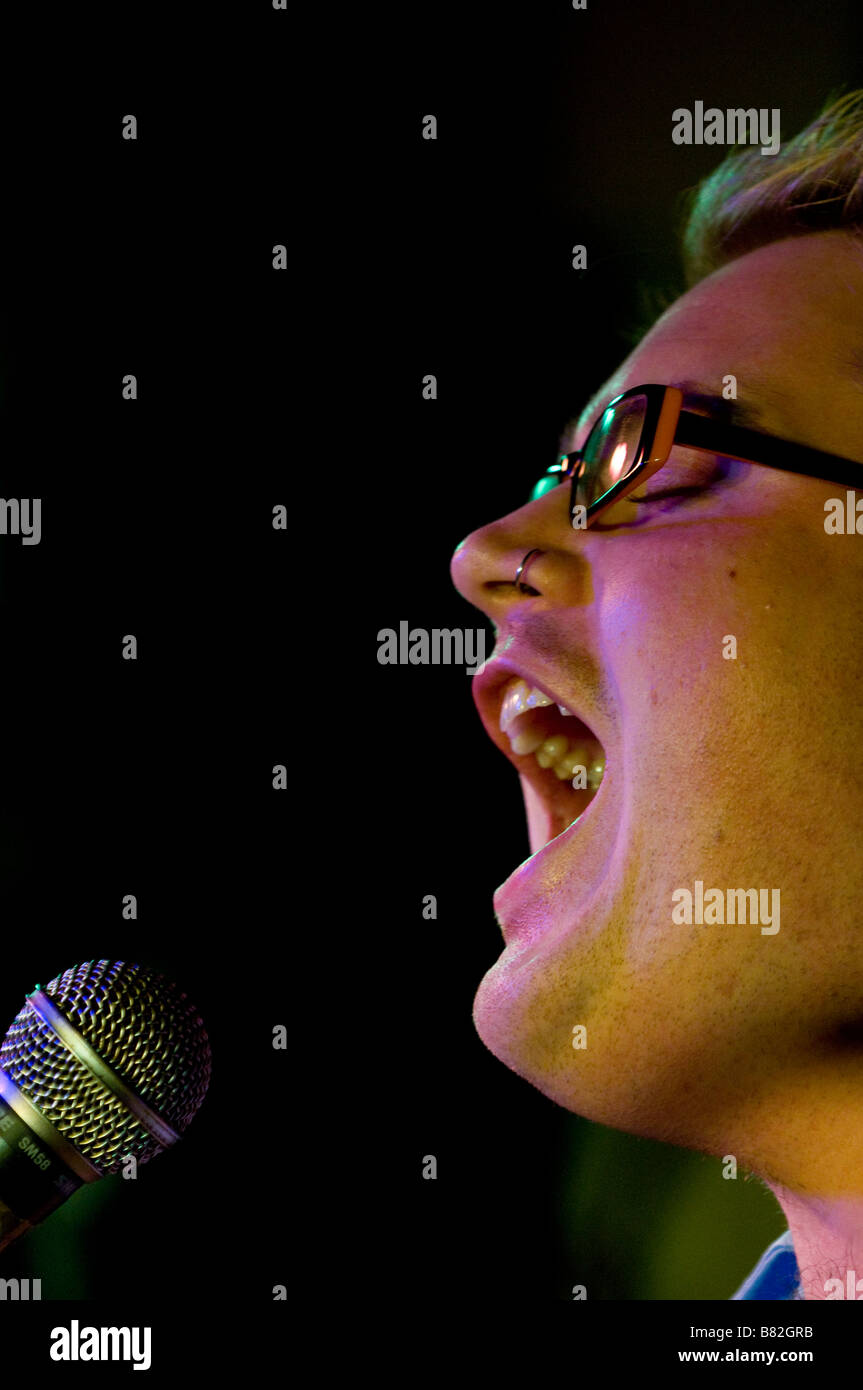 Male lead singers hi-res stock photography and images - Alamy