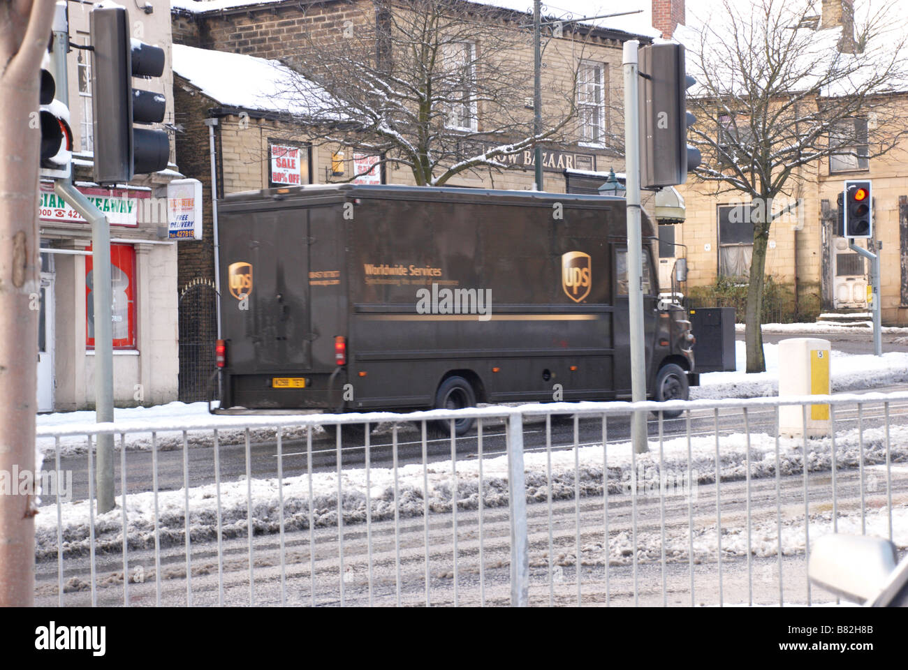 Ups delivery van hi-res stock photography and images - Alamy