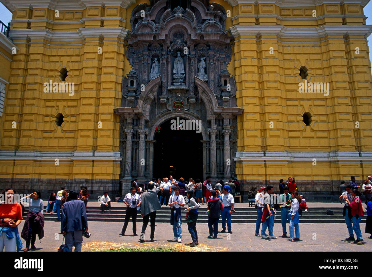 Peruvian people, tourists, visitors, San Francisco Monastery and Church ...