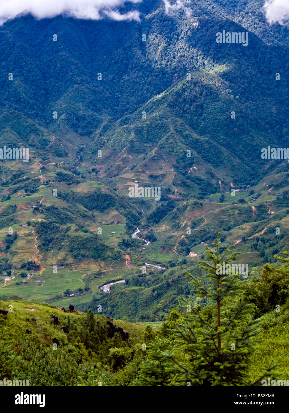 Lao vietnam border hi-res stock photography and images - Alamy