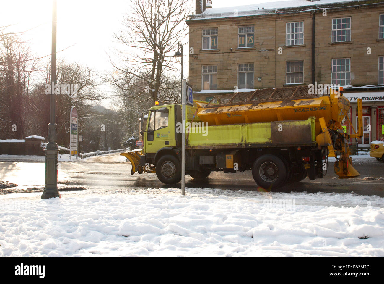 council gritting lorry Stock Photo - Alamy