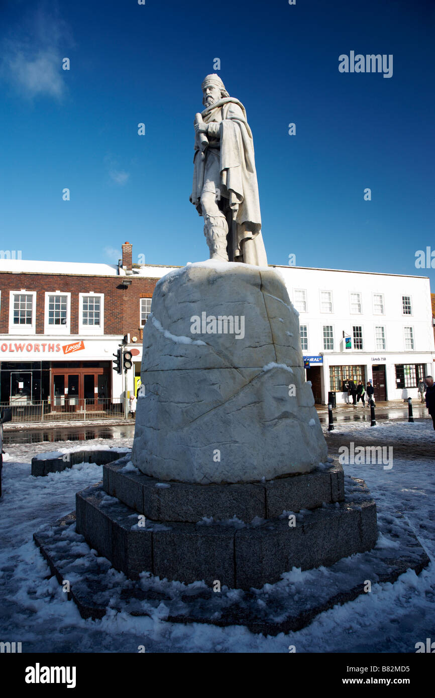 : statue of alfred in wantage hi-res stock photography and images - Alamy