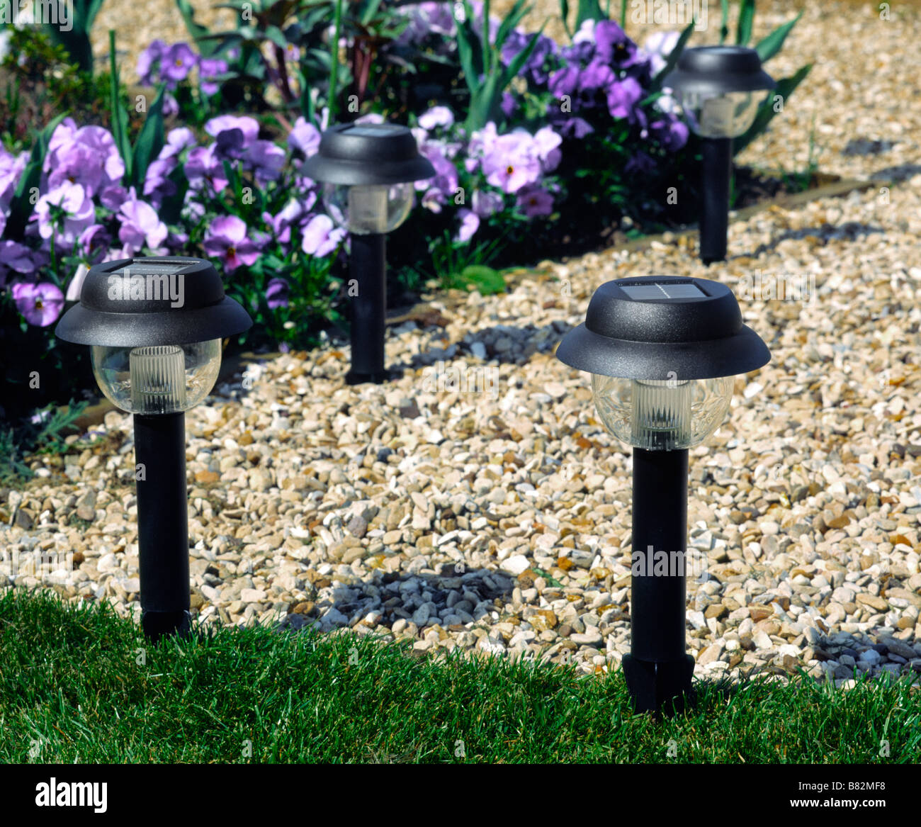 Solar lights driveway hi-res stock photography and images - Alamy