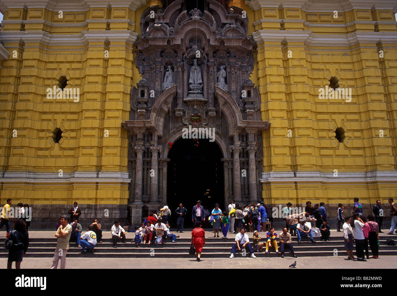 Peruvian people, tourists, visitors, San Francisco Monastery and Church ...