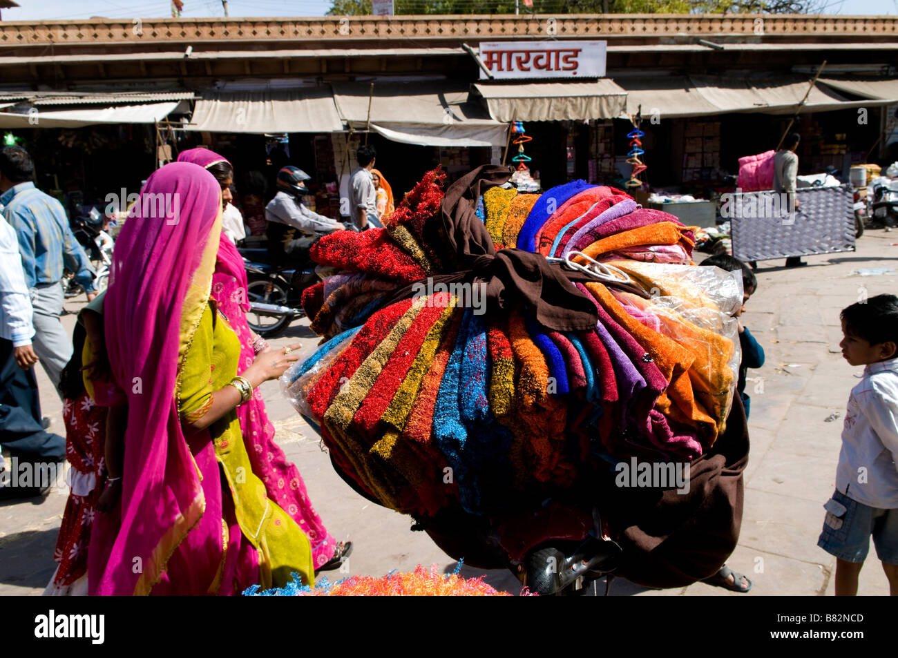 Colorful market scene in Jodhpur, Rajasthan, India Stock Photo - Alamy