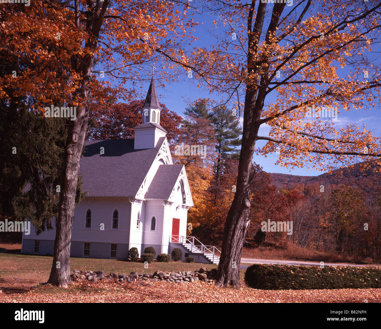 Cornwall bridge church hi-res stock photography and images - Alamy