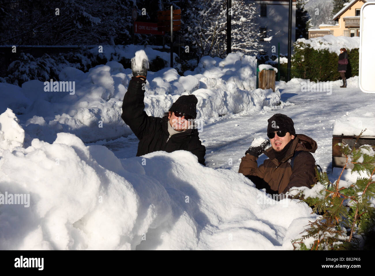 Hiding snow hi-res stock photography and images - Alamy
