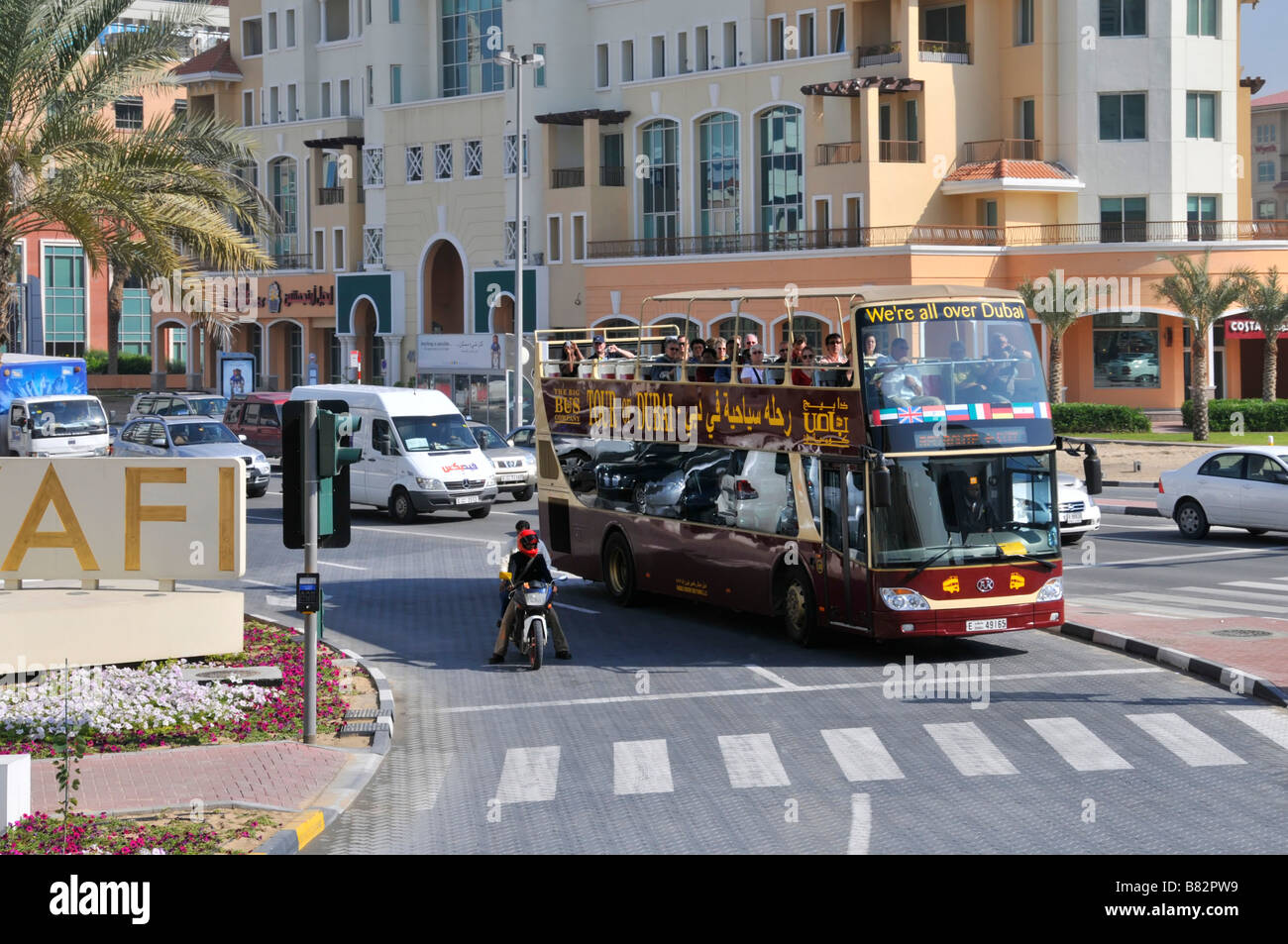 Dubai bus hi-res stock photography and images - Alamy