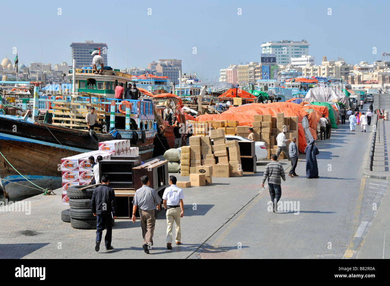 Traditional boat uae hi-res stock photography and images - Alamy