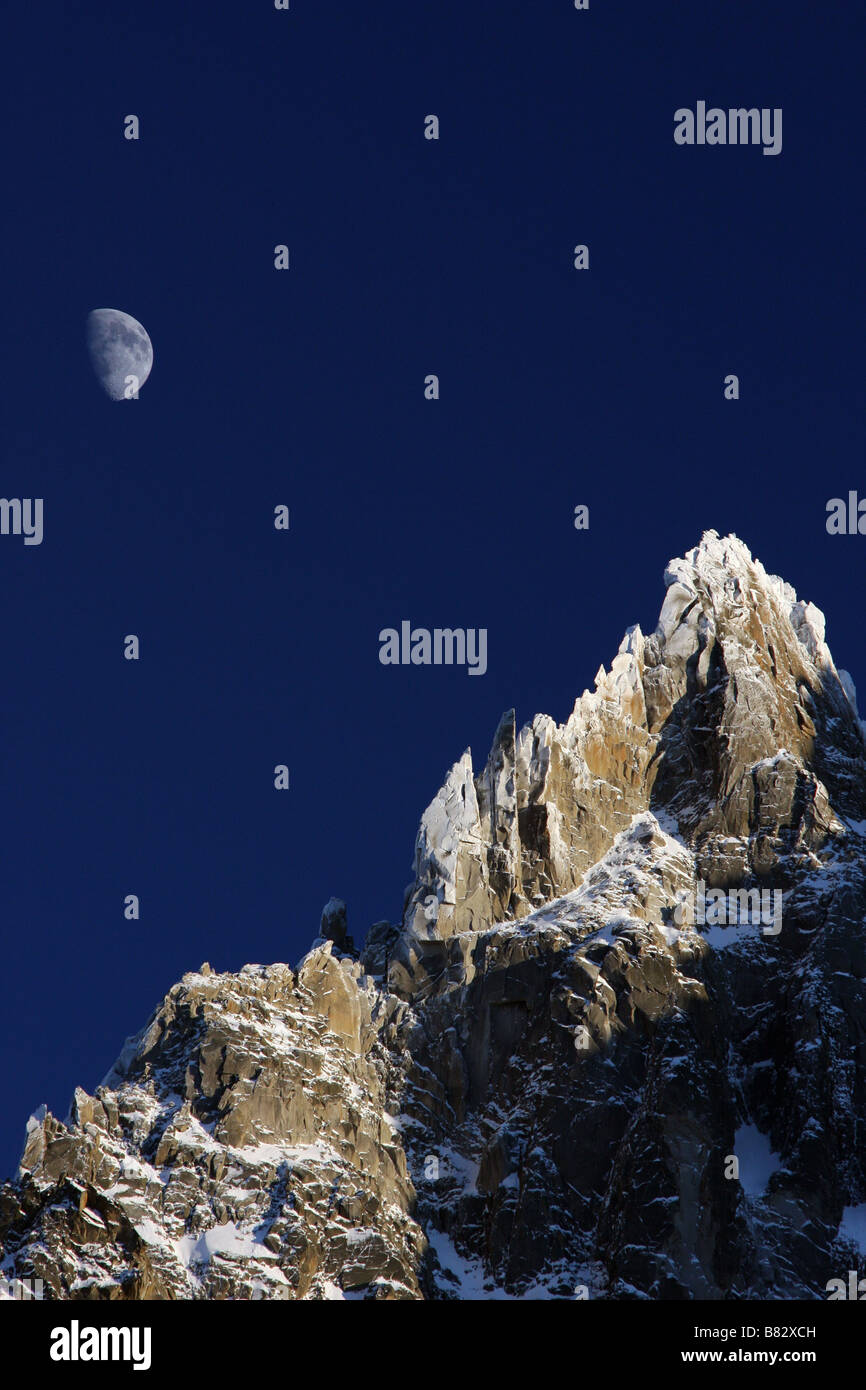 Sets down hi-res stock photography and images - Alamy