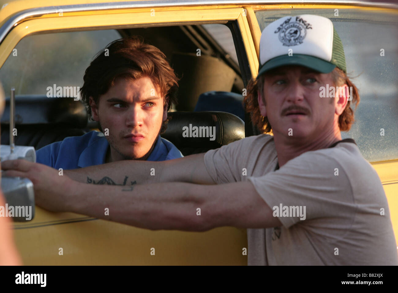 Sean Penn Sean Penn Director: Sean Penn vec Emile Hirsch sur le ...